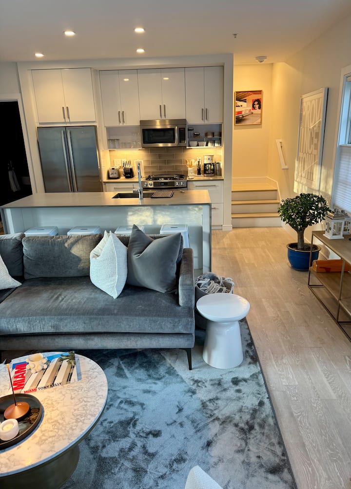 Provincetown Central Modern Townhouse With Parking - Provincetown, MA