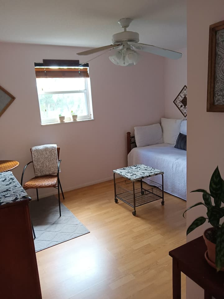 Trundle Room
-Walk To Downtown - Melbourne, FL