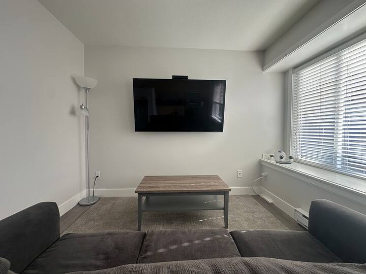 Upper Suite Coach Near Lec Tbird Shw Prk, Central - Langley
