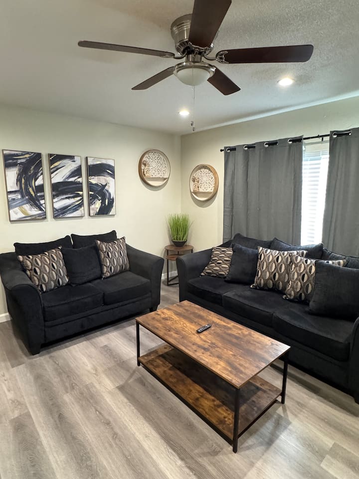 #1 King Suite|dtla|beach|theme Parks|casino|fwys - Montebello, CA