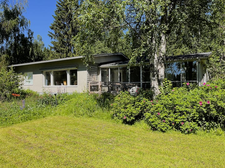 Peaceful Retrohome On The River Bench - Oulu