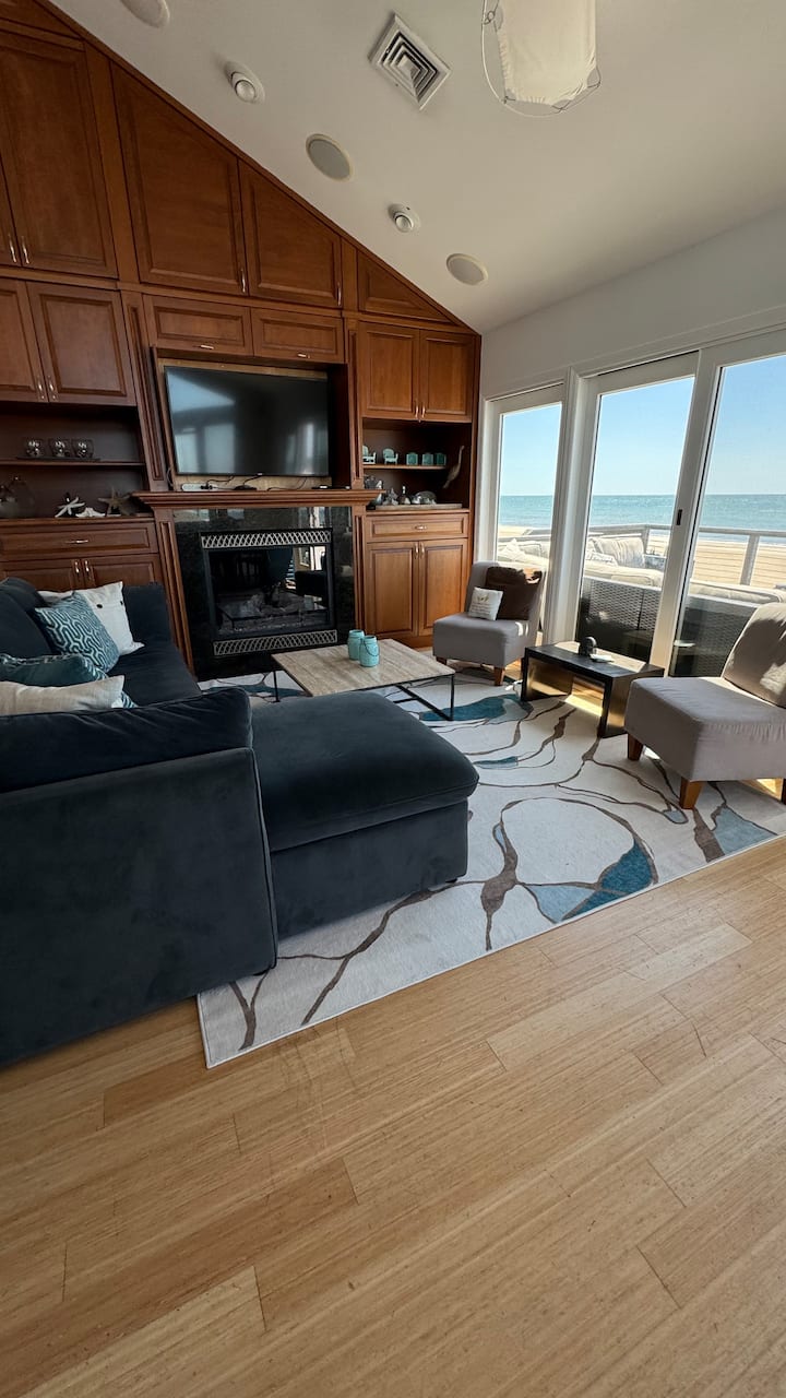 Oceanfront Heaven!  - 5 Br - Fire Island, NY