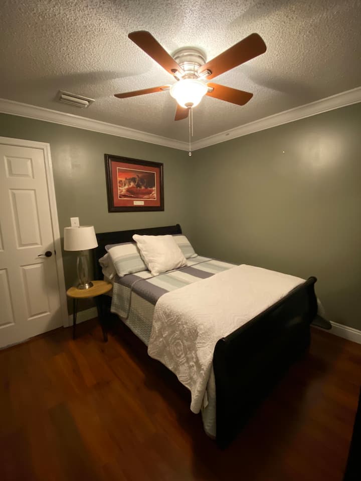 Cozy Retreat - Navarre, FL