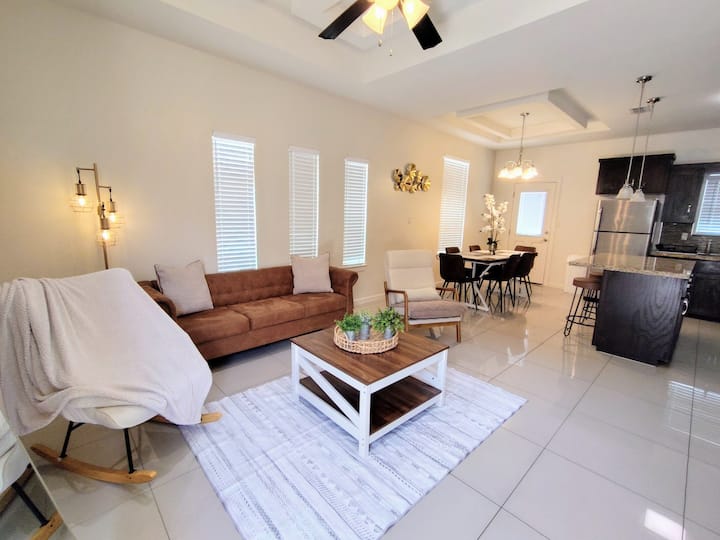 Great Homey Space-access To Everything 3bd/2b Apt - McAllen, TX