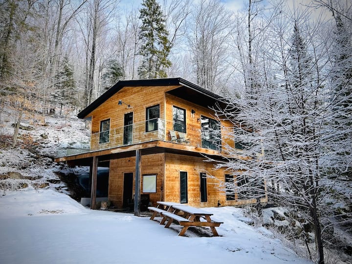Savanë House: Mountain Side Home W/ Sauna And Spa - Mont-Tremblant