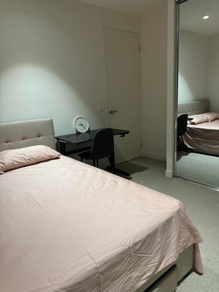 Modern Service Apartment - Melbourne