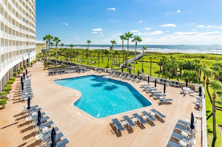 Beach Front Condo In The 9th Fl. #908 - Texas City, TX