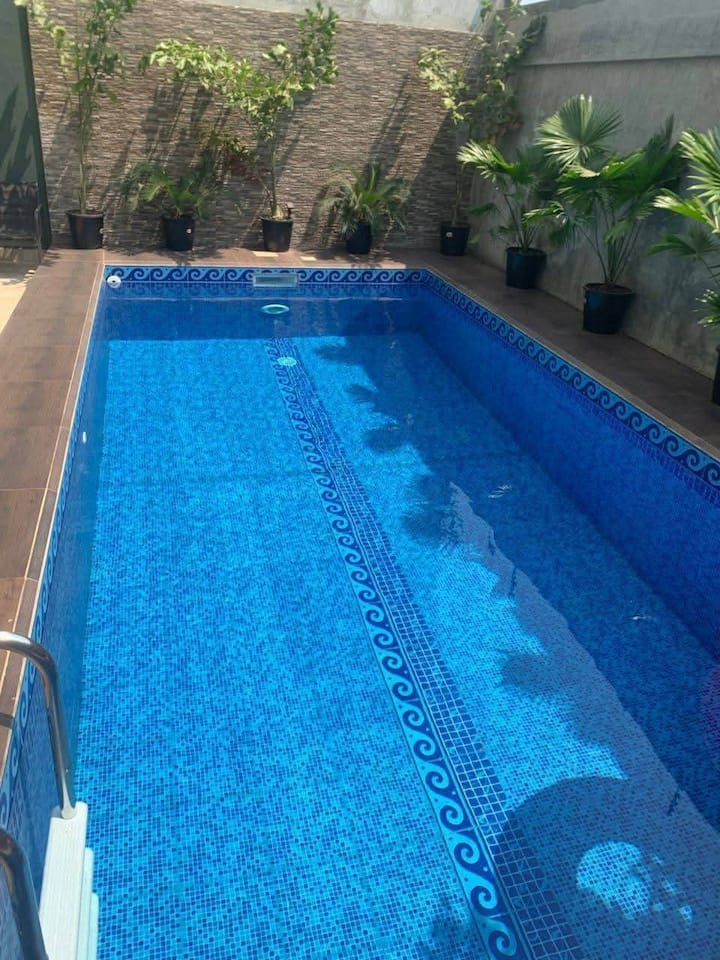 Villa Avec Piscine 5 Chambres - Cotonou