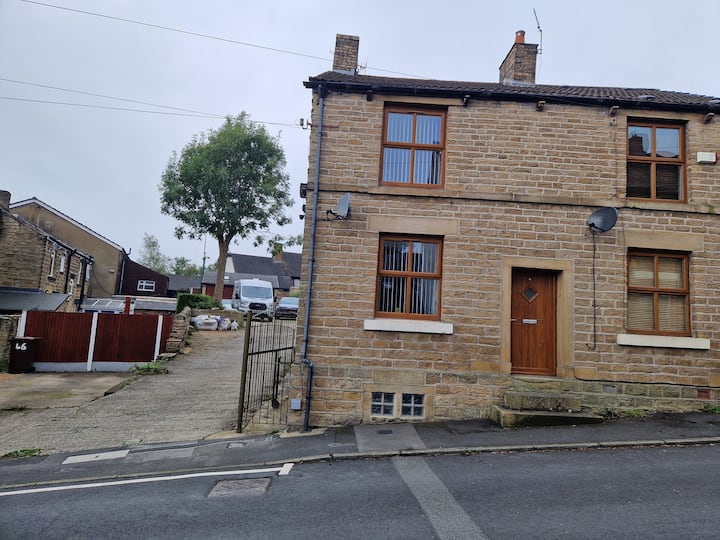 Pete's Pad
A Lovely 2 Bed Home - Glossop