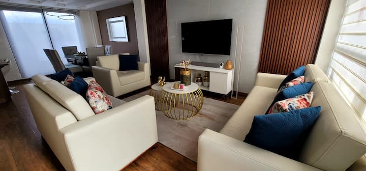 Estancia Cómoda Y Elegante En Ambato - Cotopaxi