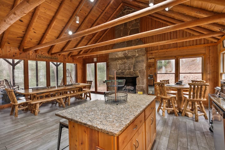 Mountain Lodge Hocking Hills - Tar Hollow State Park, Laurelville