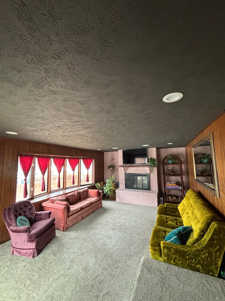 Eclectic Ranch - Lincoln, NE