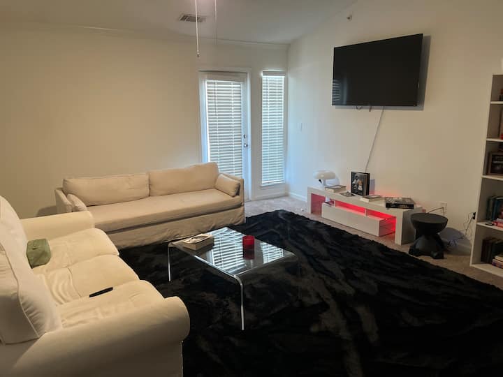 Charming 1 King Size Bedroom - Lake Bowen, SC