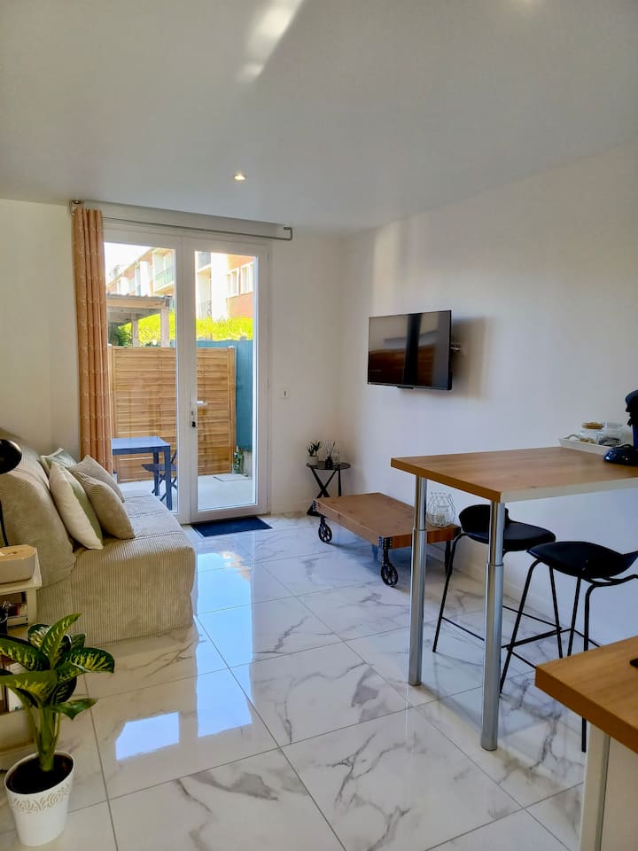 Charmant Appartement Neuf Tout éQuipé Avec Cour - Octeville-sur-Mer