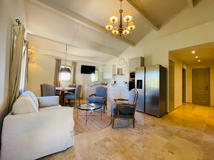 3 Bedroom, 3 Bathroom - Apt 6 - Cucuron