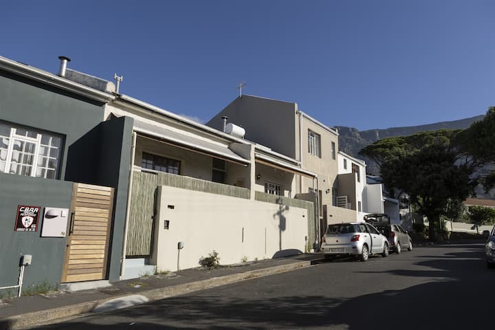 Cape Town Cottage - キャンプス・ベイ