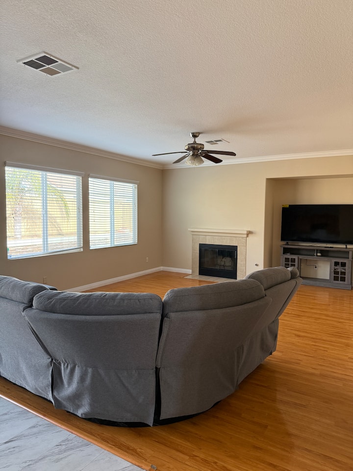 Home Sweet Home |Spacious 5br For Families&groups - Moreno Valley, CA