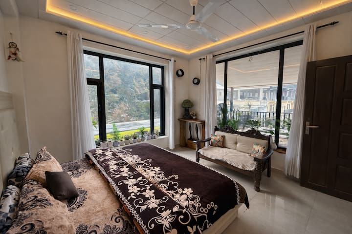 Suri Aesthetic Apartment - Khajjiar