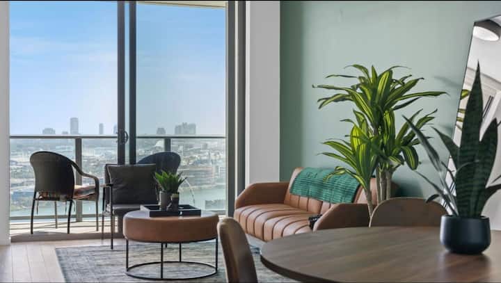 Modern High-rise | Water Views | Downtown Miami - Miami, FL