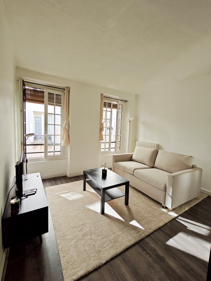 Charming Paris Apt • Batignolles • Sleeps 4 - Val-d'Oise