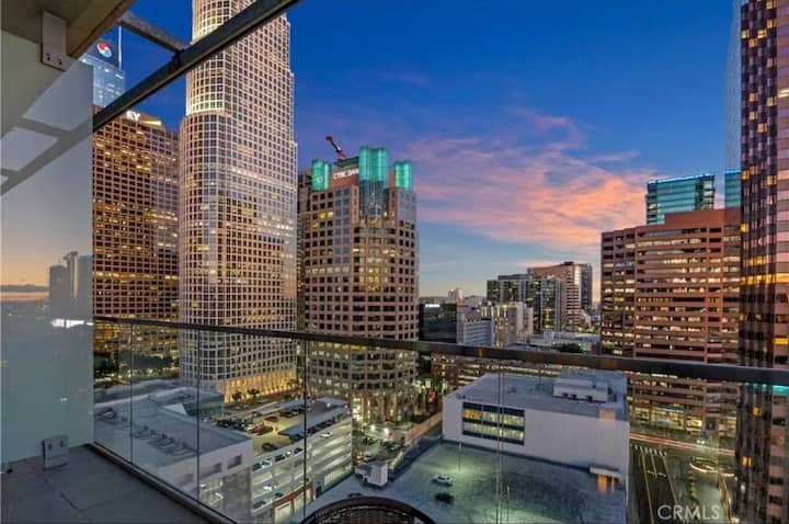 Ladt Luxury Apartment With Comfortable Balcony - Los Angeles, CA