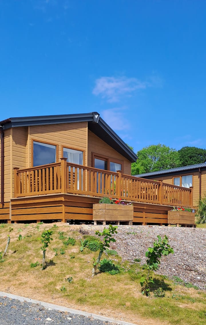 Luxury Lodge In A Tranquil Park Setting - Isle of Wight