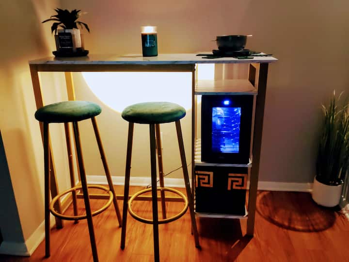 Nice Comfy One Bedroom Apartment - Hampton, VA