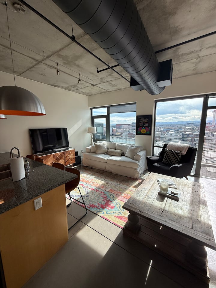 Luxury Ph Condo | Stunning Views | Private Balcony - Baker - Denver