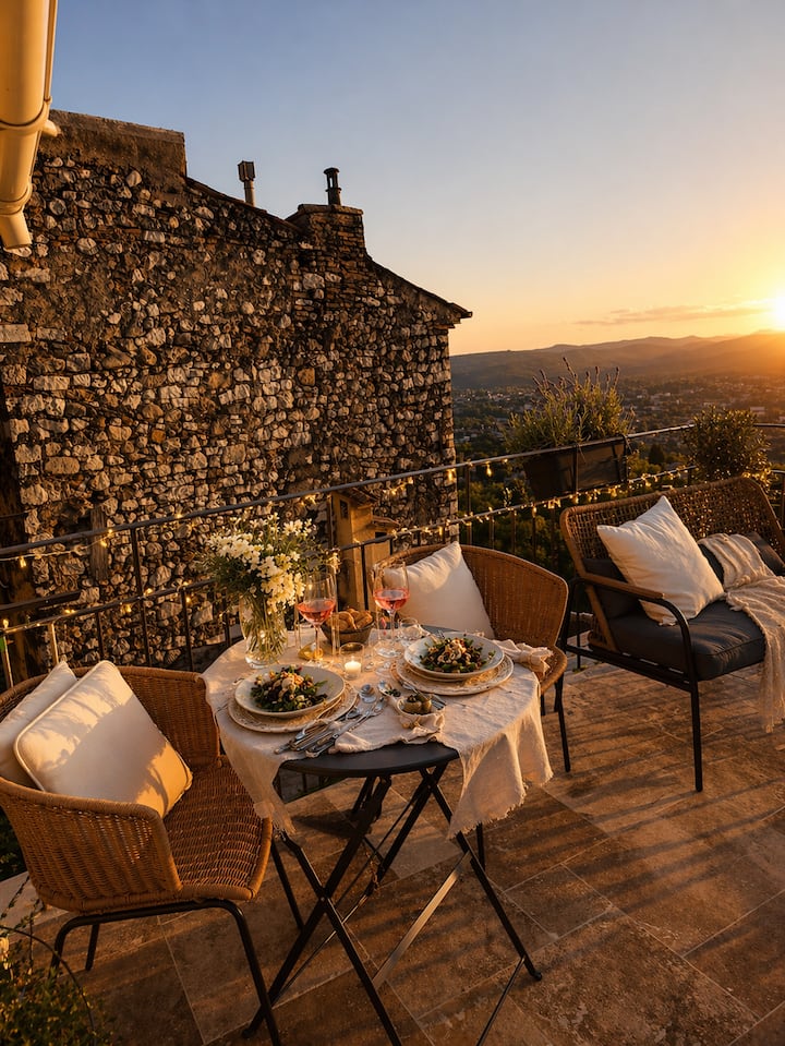 Romantic Penthouse In Saint-paul-de-vence, View - Vence