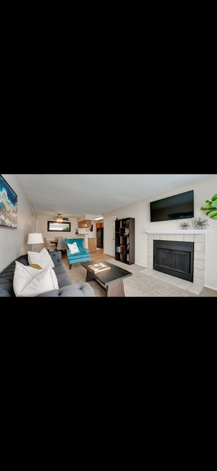 Mi Casa, Su Casa, Nice And Cozy - 阿靈頓