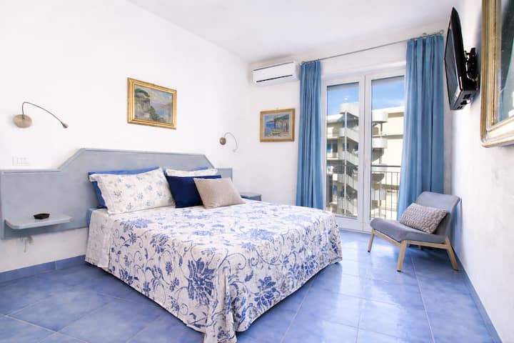 “Cafiero Azure Flat” - Sorrento