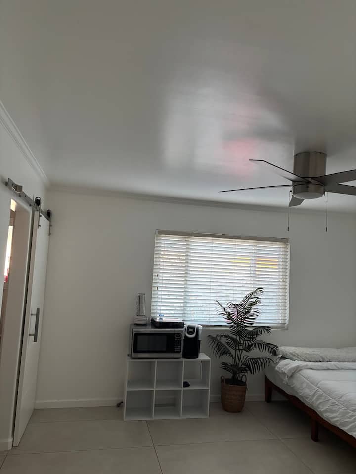 Private Room With Walk-in Shower - Hemet, CA