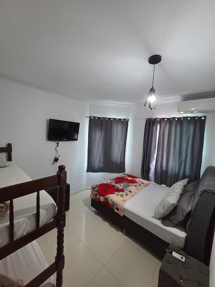 Suite Master Pra 4 Pessoas
Cama De Casal E Beliche - Penha