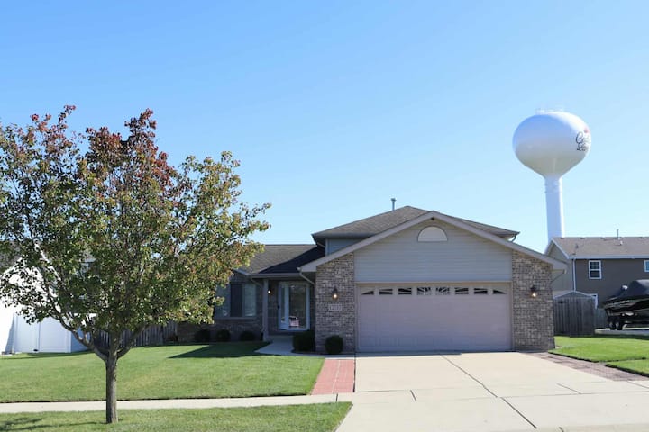 Cozy Cedar Lake Home. - Lowell, IN