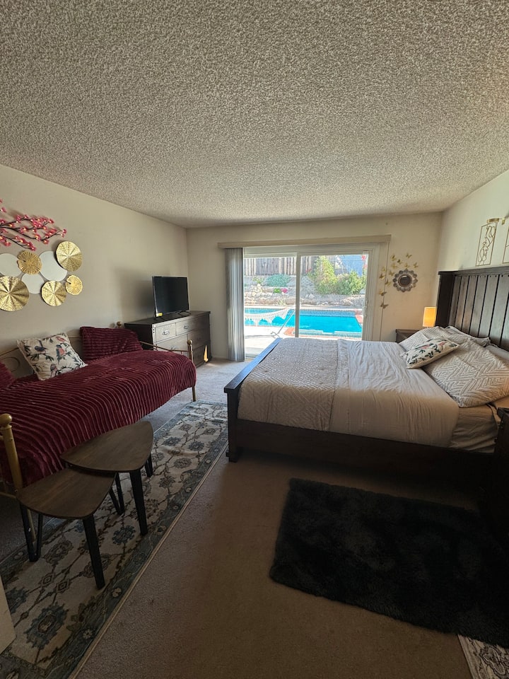 Pool View Master Bedroom - Santa Clarita, CA