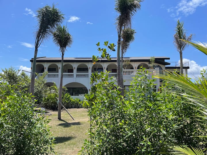 Hyssop House “Casa Tercero” Beach House - Lian
