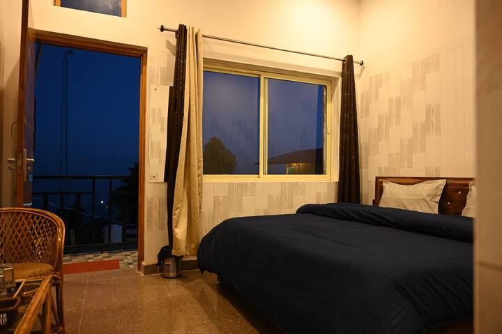 Morning Breeze Homestay
Queen Room (No.106) - Kanatal