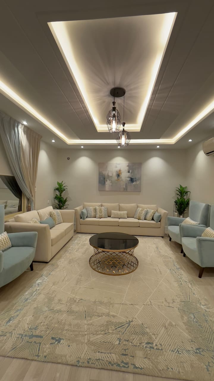 شقة أنيقة فاخرة صالة وغرفة نوم - 제다