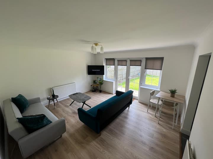 Lovely Two Bedroom Flat In N20 - Barnet