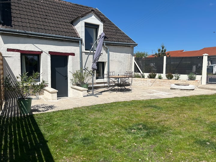 Maison Cosy Avec Extérieur Pour 1 à 4 Personnes - Saran