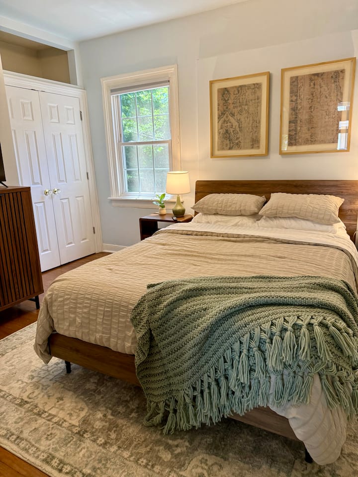 Adorable Railroad Cottage In Oregon Hill - Richmond, VA