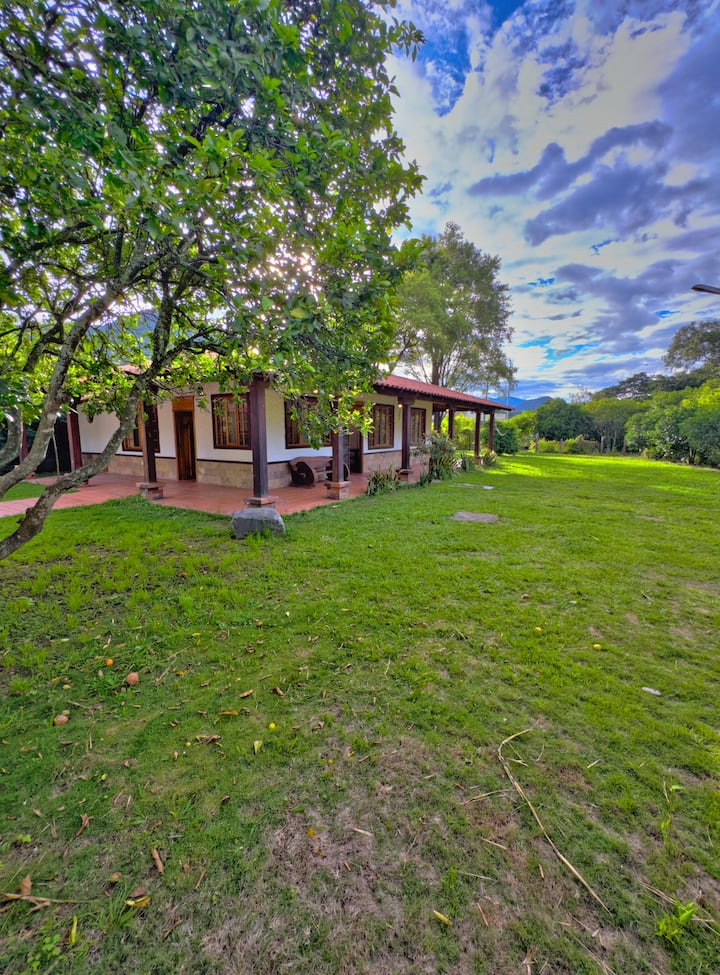 Casa De Campo En Vilcabamba 3 Habitaciones - Vilcabamba