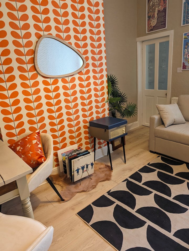 Fabulous Retro Cool Pad In Newport Isle Of Wight! - East Cowes Castle