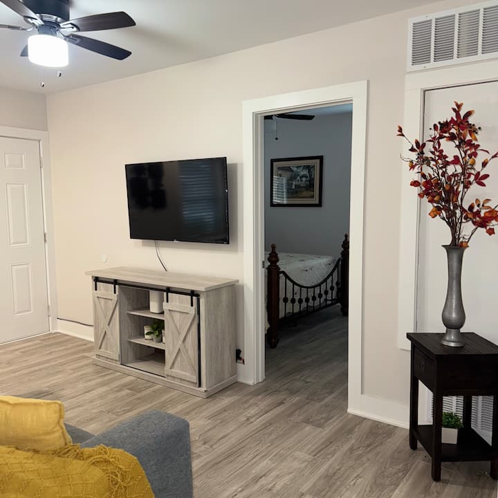 Warm And Affordable Duplex - Wichita, KS