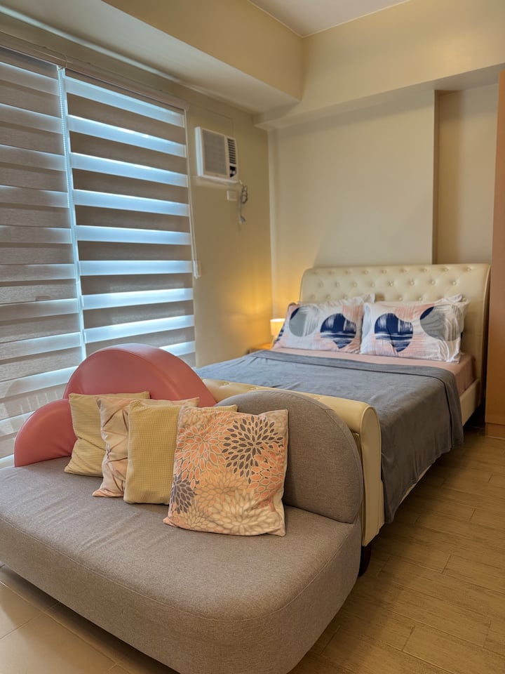 The Palladium Modern Executive Studio Sunset-view - Iloilo City