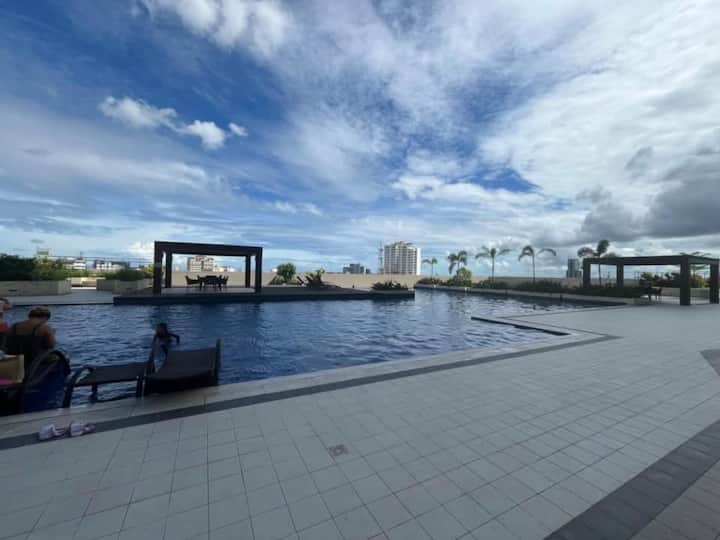 Cebucasa8paxfreeusepoolgymlanderscardnetflx100mbps - Cebu