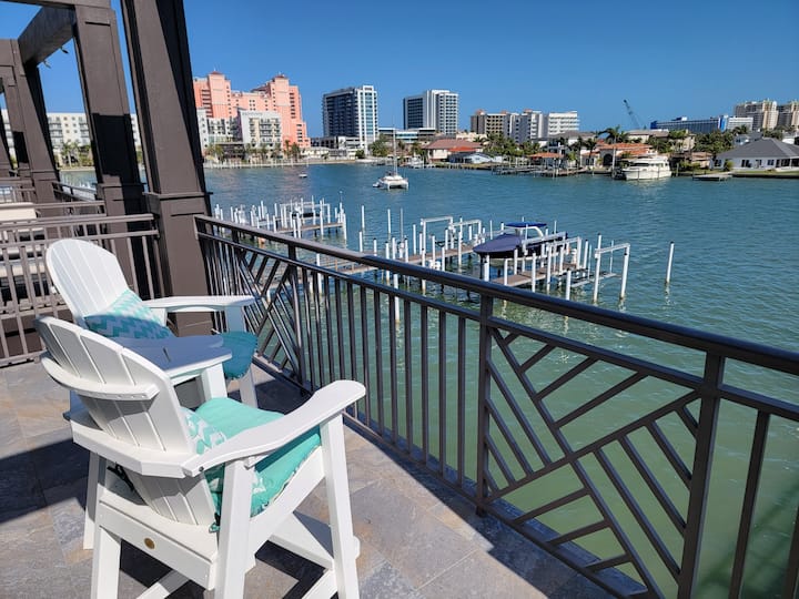 Beautiful 3-bed 2.5-bath Townhome W/boat Slip - Clearwater Beach, FL