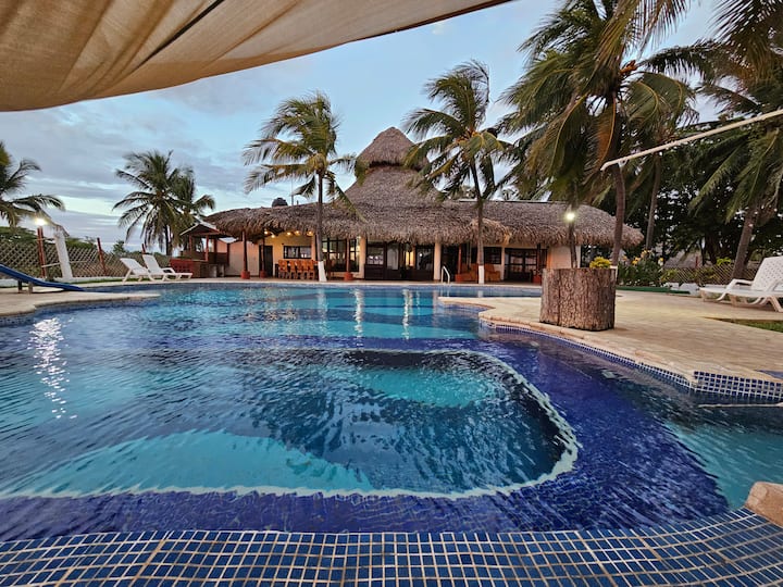 Your Dream New Year’s Eve Paradise Facing The Sea - Guatemala