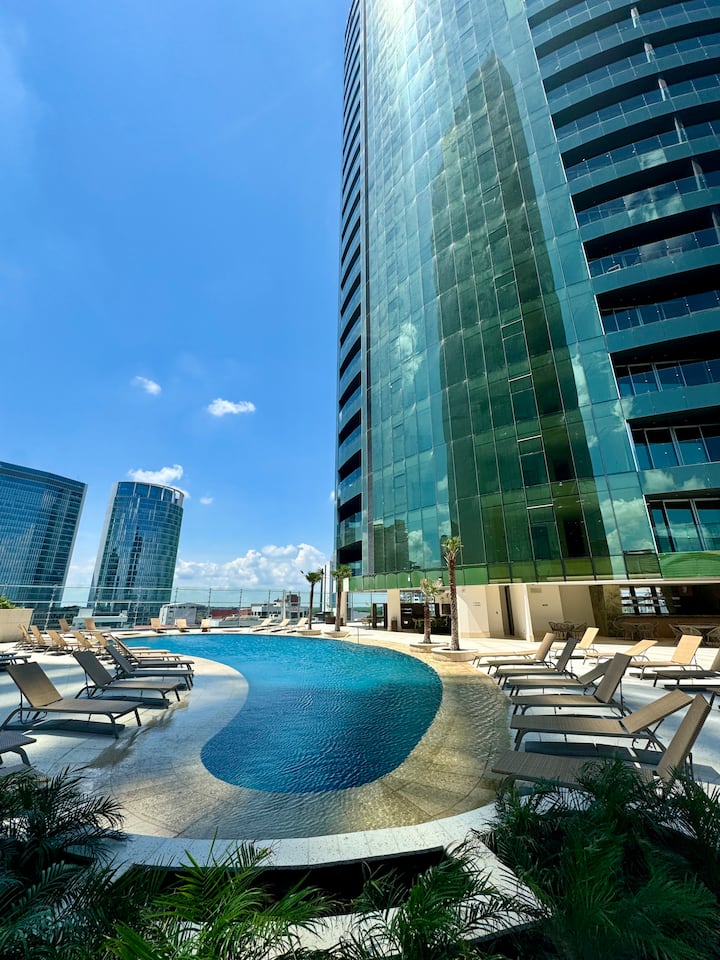 Pox - ¡La Experiencia Green Tower! - Bolivia