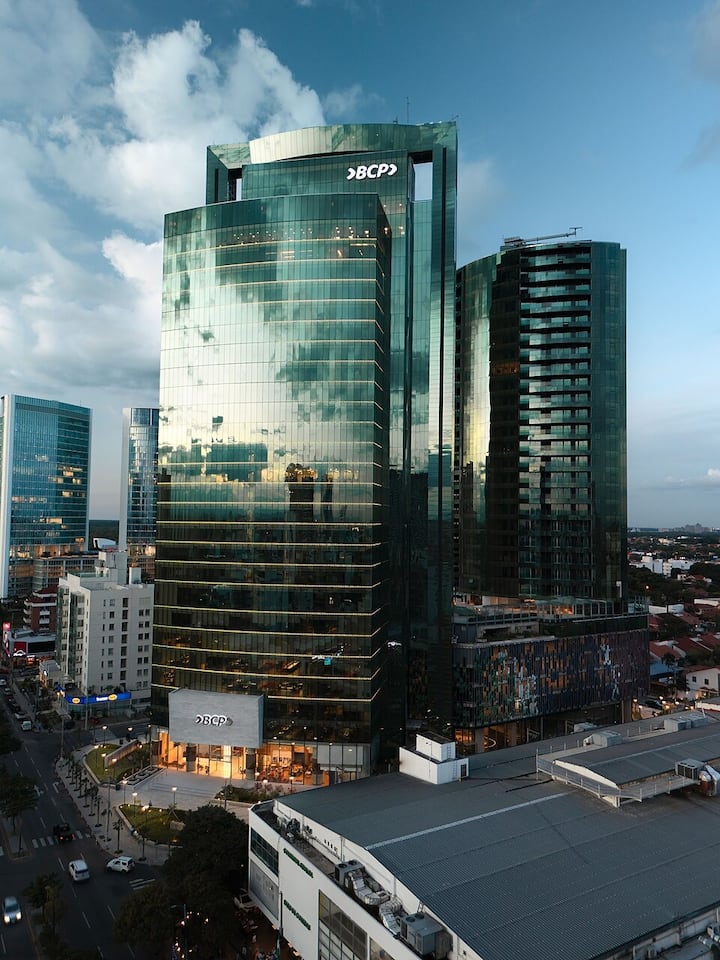 Pox - ¡La Experiencia Green Tower! - Bolivia